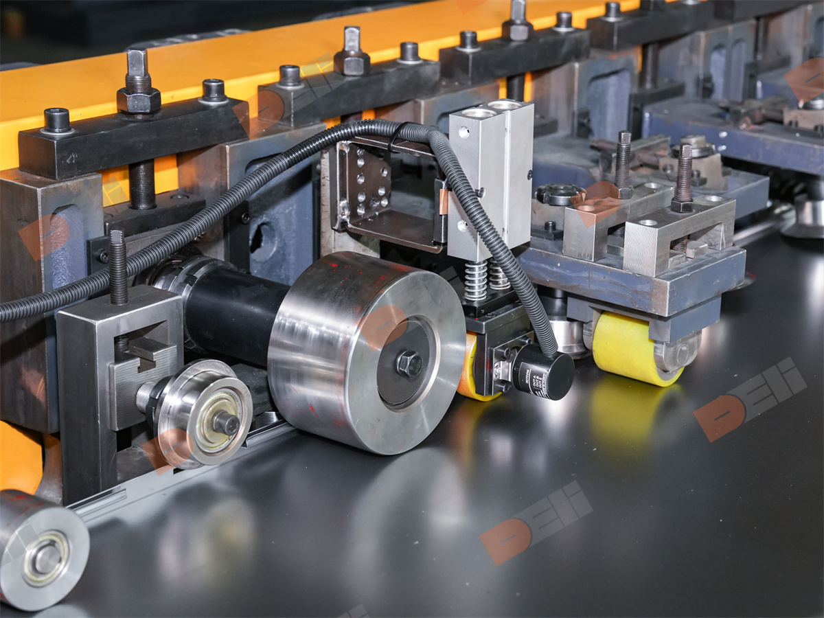 Achieving Precision Machining with Metal Roll Forming Machine