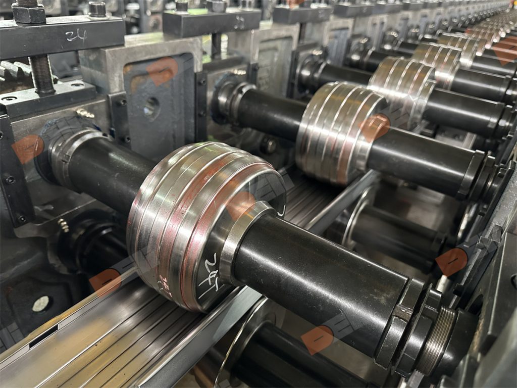 Closed-End Upright Roll Forming Machine for Bed Frame - DELI