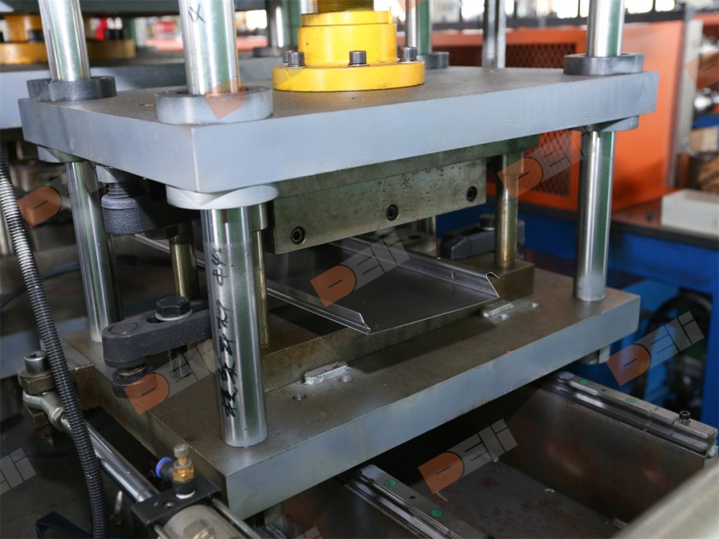 Electrical Cabinet Side Wall Enclosure Roll Forming Machine