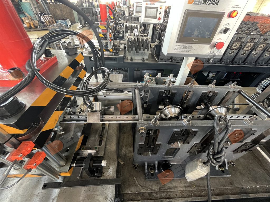 Shelf Rack Upright Roll Forming Machine - Deli Machinery