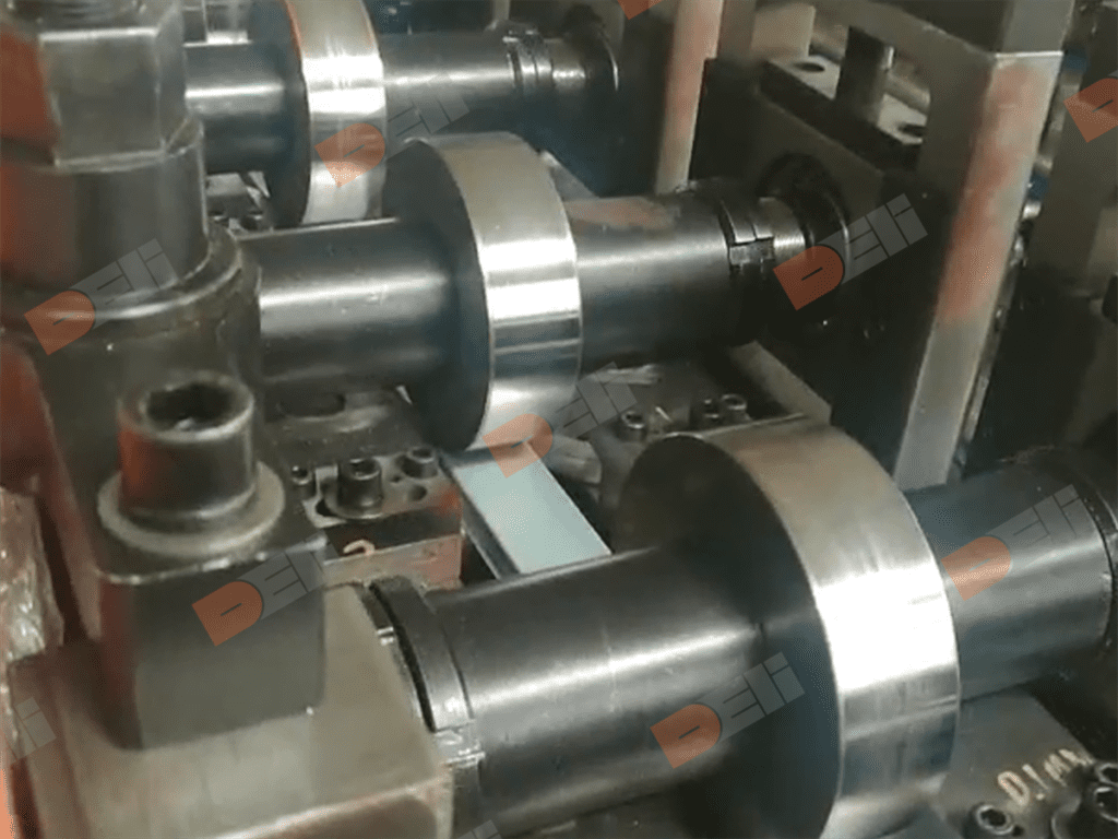 Car Lifting Window Guide Rail Full Auto Roll Forming Machine