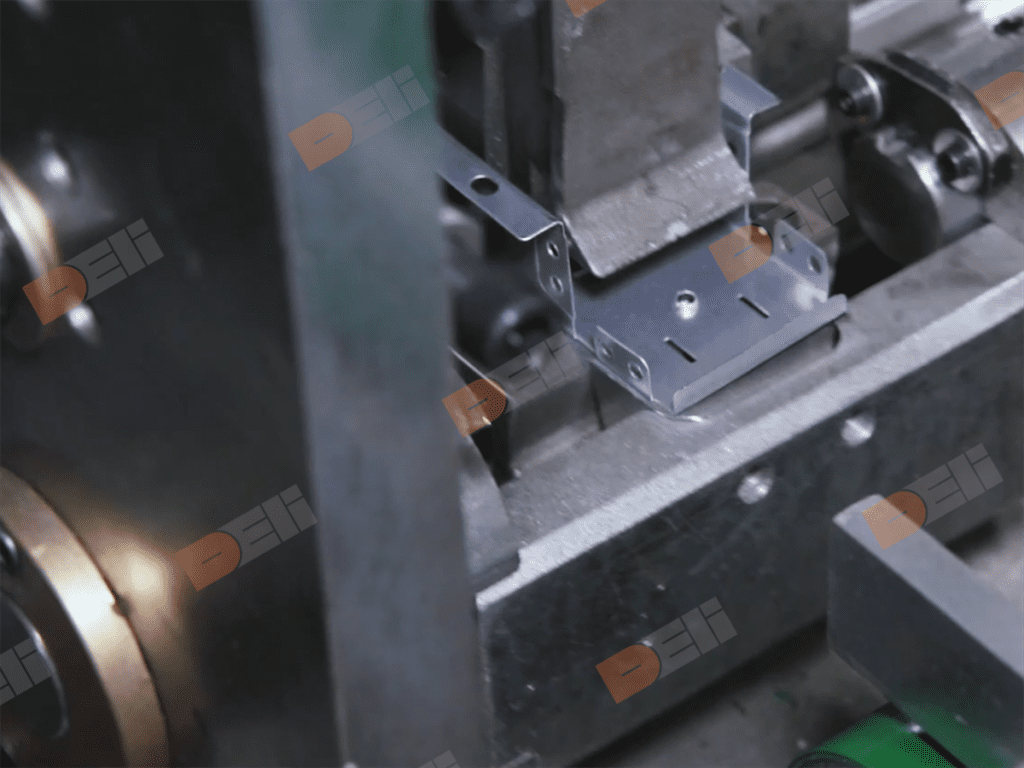 Led Dust-proof Bracket Ceiling Making Machine - DELI